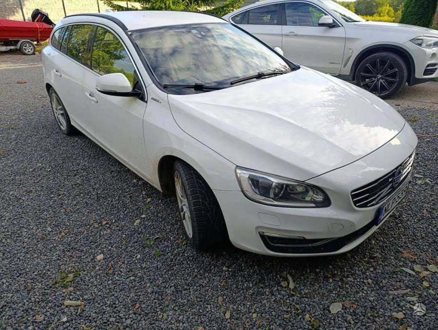 Белый Вольво B60 2014 в Утена, объемом двигателя 2.40 л и пробегом 260 тыс. км за 5600 €, фото 1 на AUTOMOTO.COM.LV
