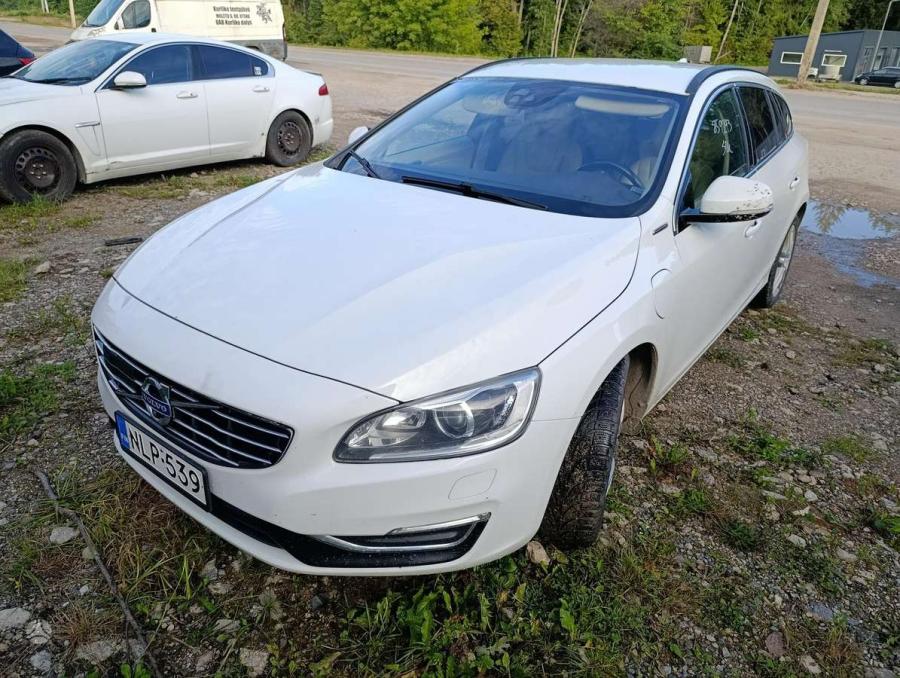 Белый Вольво B60 2014 в Утена, объемом двигателя 2.40 л и пробегом 260 тыс. км за 5600 €, фото 5 на AUTOMOTO.COM.LV
