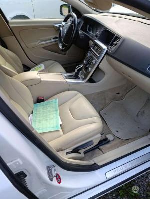 Белый Вольво B60 2014 в Утена, объемом двигателя 2.40 л и пробегом 260 тыс. км за 5600 €, фото 8 на AUTOMOTO.COM.LV