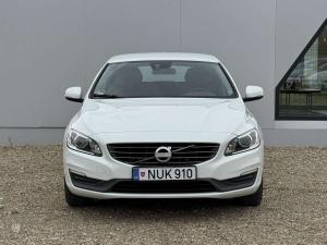 White Volvo V60 2014 in Siauliai, with an engine capacity of 1.97 L and mileage of 388 thousand km for 6100 €, photo 3 on AUTOMOTO.COM.LV