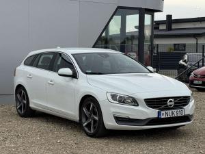 White Volvo V60 2014 in Siauliai, with an engine capacity of 1.97 L and mileage of 388 thousand km for 6100 €, photo 4 on AUTOMOTO.COM.LV