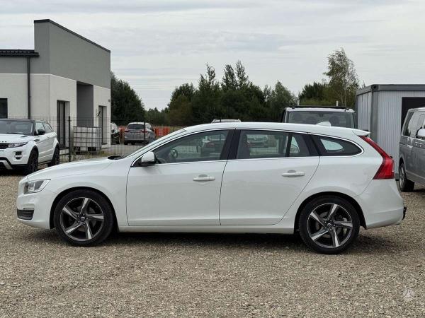 Вольво B60 2014 в Шяуляй на AUTOMOTO.COM.LV Белый Вольво B60 2014 в Шяуляй, объемом двигателя 1.97 л и пробегом 388 тыс. км за 6100 €, фото 6 на AUTOMOTO.COM.LV