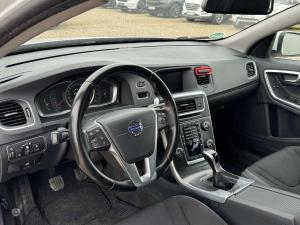 White Volvo V60 2014 in Siauliai, with an engine capacity of 1.97 L and mileage of 388 thousand km for 6100 €, photo 11 on AUTOMOTO.COM.LV