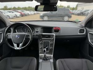 White Volvo V60 2014 in Siauliai, with an engine capacity of 1.97 L and mileage of 388 thousand km for 6100 €, photo 12 on AUTOMOTO.COM.LV