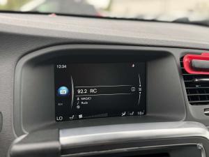 White Volvo V60 2014 in Siauliai, with an engine capacity of 1.97 L and mileage of 388 thousand km for 6100 €, photo 21 on AUTOMOTO.COM.LV