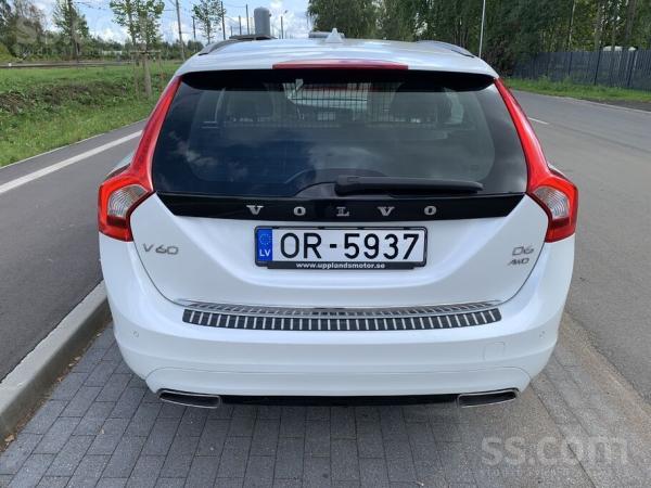 White Volvo V60 2014 in Riga, with an engine capacity of 2.40 L and mileage of 279 thousand km for 5950 €, photo 9 on AUTOMOTO.COM.LV