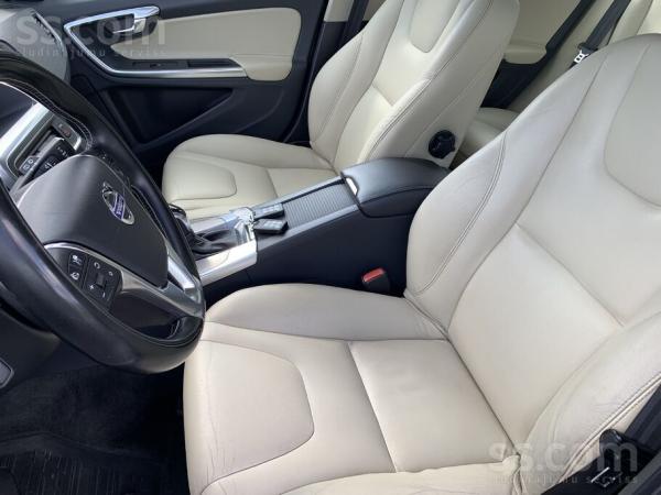White Volvo V60 2014 in Riga, with an engine capacity of 2.40 L and mileage of 279 thousand km for 5950 €, photo 11 on AUTOMOTO.COM.LV