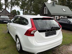 Balts Volvo V60 2014 Ignalina, ar dzinēja tilpumu 1.98 L un nobraukumu 196 tūkst. km par 4750 €, foto 6 vietnē AUTOMOTO.COM.LV