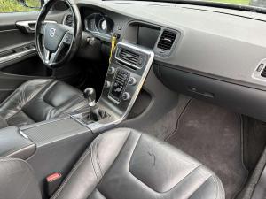 Balts Volvo V60 2014 Ignalina, ar dzinēja tilpumu 1.98 L un nobraukumu 196 tūkst. km par 4750 €, foto 12 vietnē AUTOMOTO.COM.LV