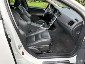 Balts Volvo V60 2014 Ignalina, ar dzinēja tilpumu 1.98 L un nobraukumu 196 tūkst. km par 4750 €, foto 13 vietnē AUTOMOTO.COM.LV