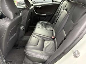 Balts Volvo V60 2014 Ignalina, ar dzinēja tilpumu 1.98 L un nobraukumu 196 tūkst. km par 4750 €, foto 14 vietnē AUTOMOTO.COM.LV