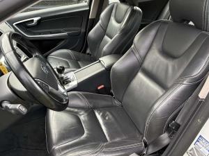 Balts Volvo V60 2014 Ignalina, ar dzinēja tilpumu 1.98 L un nobraukumu 196 tūkst. km par 4750 €, foto 15 vietnē AUTOMOTO.COM.LV