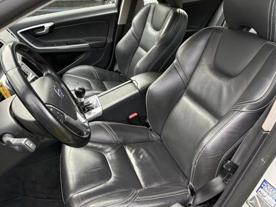 Balts Volvo V60 2014 Ignalina, ar dzinēja tilpumu 1.98 L un nobraukumu 196 tūkst. km par 4750 €, foto 15 vietnē AUTOMOTO.COM.LV