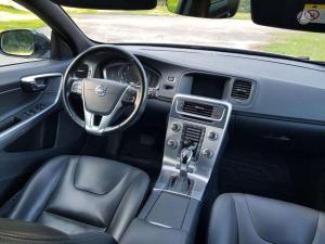 White Volvo V60 2014 in Vilnius, with an engine capacity of 2.40 L and mileage of 260 thousand km for 7600 €, photo 12 on AUTOMOTO.COM.LV