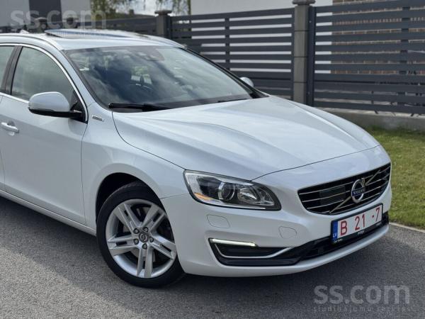 Balts Volvo V60 2014 Jelgava, ar dzinēja tilpumu 2.40 L un nobraukumu 223 tūkst. km par 9300 €, foto 7 vietnē AUTOMOTO.COM.LV