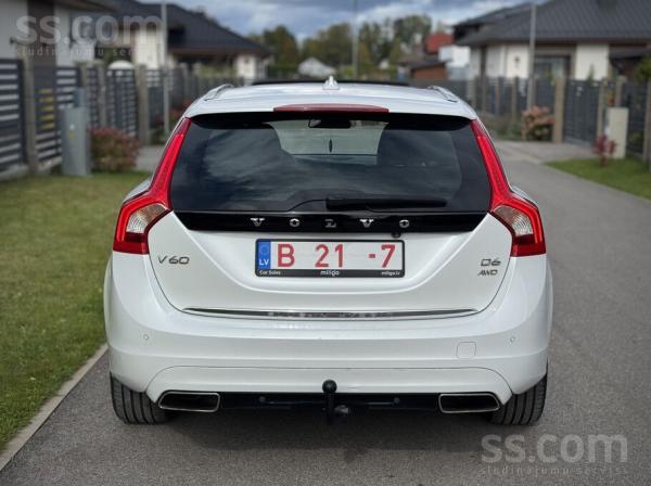 Balts Volvo V60 2014 Jelgava, ar dzinēja tilpumu 2.40 L un nobraukumu 223 tūkst. km par 9300 €, foto 9 vietnē AUTOMOTO.COM.LV