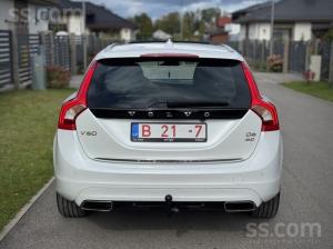 Balts Volvo V60 2014 Jelgava, ar dzinēja tilpumu 2.40 L un nobraukumu 223 tūkst. km par 9300 €, foto 9 vietnē AUTOMOTO.COM.LV