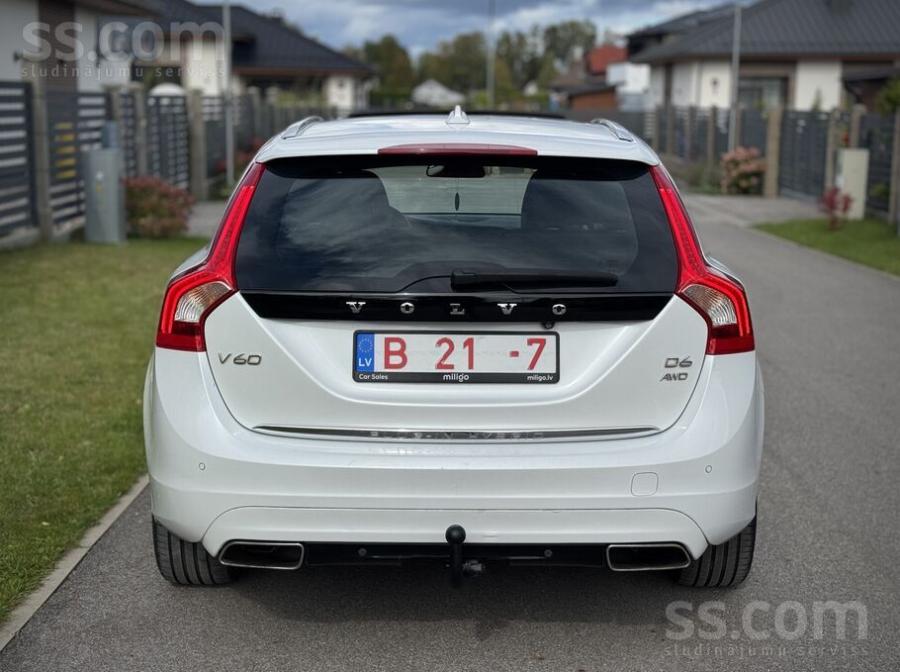 Balts Volvo V60 2014 Jelgava, ar dzinēja tilpumu 2.40 L un nobraukumu 223 tūkst. km par 9300 €, foto 9 vietnē AUTOMOTO.COM.LV