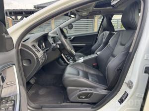Balts Volvo V60 2014 Jelgava, ar dzinēja tilpumu 2.40 L un nobraukumu 223 tūkst. km par 9300 €, foto 10 vietnē AUTOMOTO.COM.LV