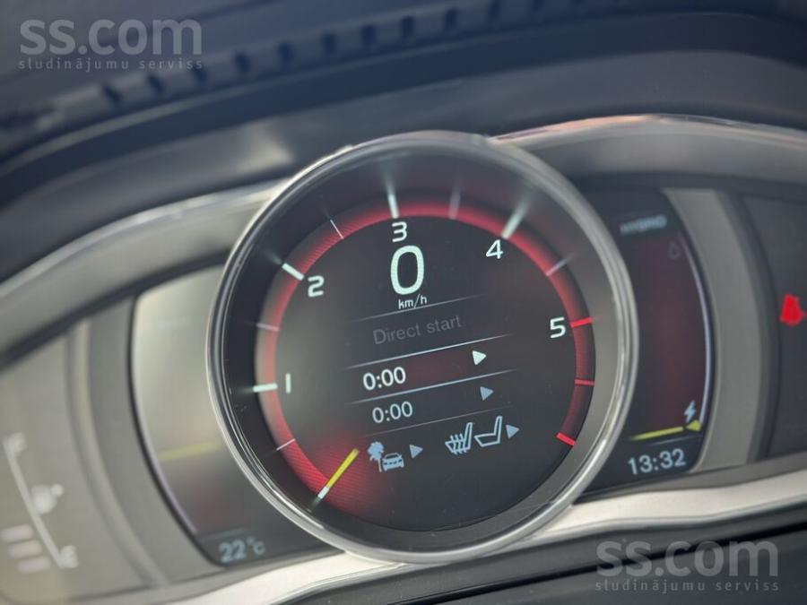 Balts Volvo V60 2014 Jelgava, ar dzinēja tilpumu 2.40 L un nobraukumu 223 tūkst. km par 9300 €, foto 27 vietnē AUTOMOTO.COM.LV