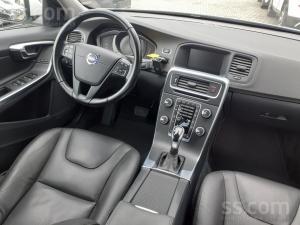 White Volvo V60 2014 in Riga, with an engine capacity of 2.40 L and mileage of 185 thousand km for 10500 €, photo 7 on AUTOMOTO.COM.LV