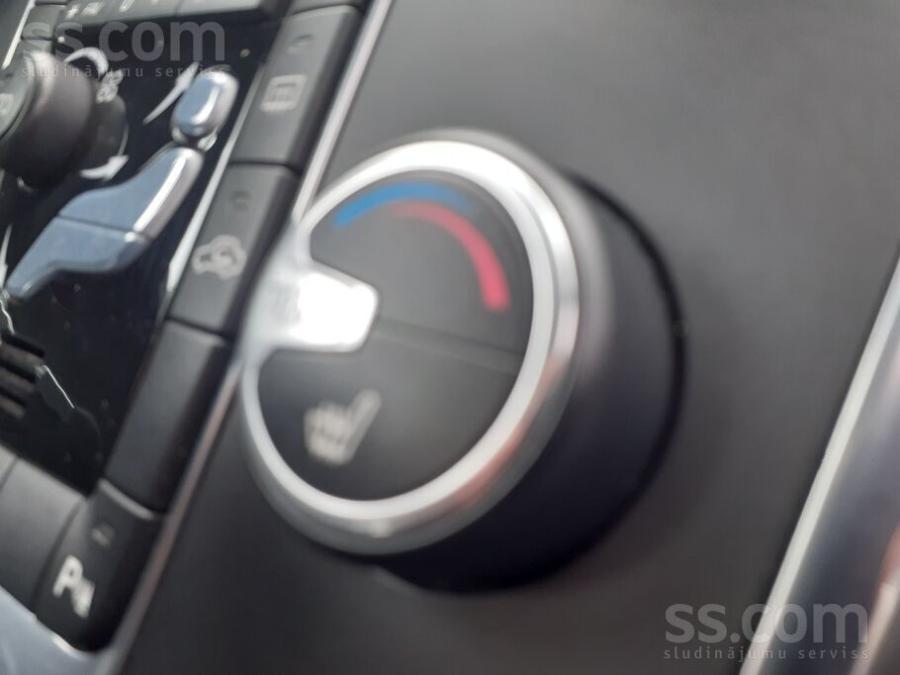 White Volvo V60 2014 in Riga, with an engine capacity of 2.40 L and mileage of 185 thousand km for 10500 €, photo 10 on AUTOMOTO.COM.LV