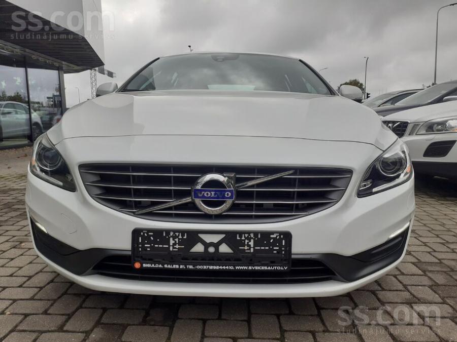 White Volvo V60 2014 in Riga, with an engine capacity of 2.40 L and mileage of 185 thousand km for 10500 €, photo 15 on AUTOMOTO.COM.LV