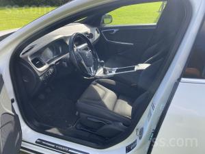 White Volvo V60 2014 in Riga, with an engine capacity of 2.00 L and mileage of 276 thousand km for 6300 €, photo 8 on AUTOMOTO.COM.LV