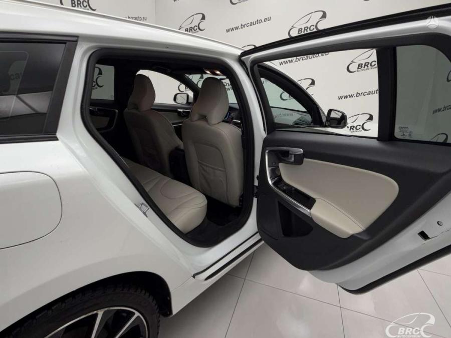 Balts Volvo V60 2015 Viļņa, ar dzinēja tilpumu 2.40 L un nobraukumu 216 tūkst. km par 7500 €, foto 13 vietnē AUTOMOTO.COM.LV