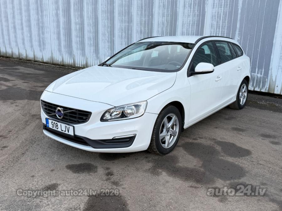 Balts Volvo V60 2015 Paide, ar dzinēja tilpumu 2.00 L un nobraukumu 189 tūkst. km par 8990 €, foto 1 vietnē AUTOMOTO.COM.LV