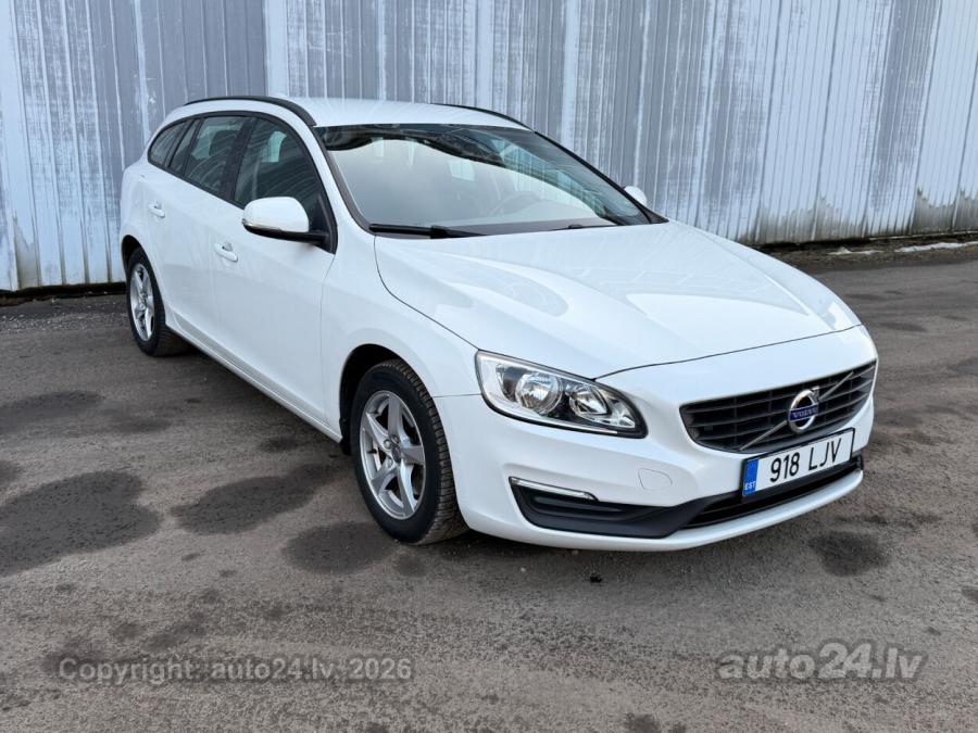 Balts Volvo V60 2015 Paide, ar dzinēja tilpumu 2.00 L un nobraukumu 189 tūkst. km par 8990 €, foto 4 vietnē AUTOMOTO.COM.LV