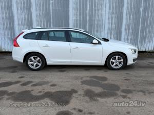 Balts Volvo V60 2015 Paide, ar dzinēja tilpumu 2.00 L un nobraukumu 189 tūkst. km par 8990 €, foto 6 vietnē AUTOMOTO.COM.LV