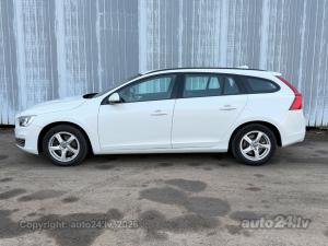 Balts Volvo V60 2015 Paide, ar dzinēja tilpumu 2.00 L un nobraukumu 189 tūkst. km par 8990 €, foto 8 vietnē AUTOMOTO.COM.LV