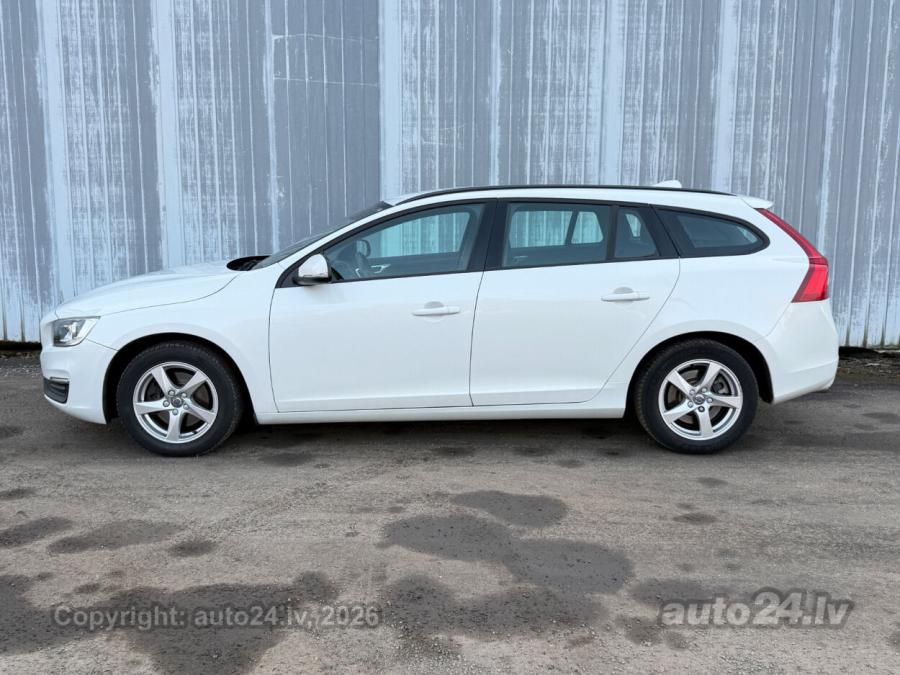 Balts Volvo V60 2015 Paide, ar dzinēja tilpumu 2.00 L un nobraukumu 189 tūkst. km par 8990 €, foto 8 vietnē AUTOMOTO.COM.LV