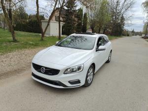 White Volvo V60 2015 in Kaunas, with an engine capacity of 2.00 L and mileage of 292 thousand km for 6200 €, photo  on AUTOMOTO.COM.LV