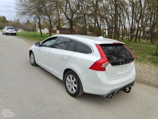 Balts Volvo V60 2015 Kauņa, ar dzinēja tilpumu 2.00 L un nobraukumu 292 tūkst. km par 6200 €, foto 2 vietnē AUTOMOTO.COM.LV