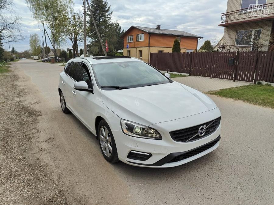 Balts Volvo V60 2015 Kauņa, ar dzinēja tilpumu 2.00 L un nobraukumu 292 tūkst. km par 6200 €, foto 6 vietnē AUTOMOTO.COM.LV