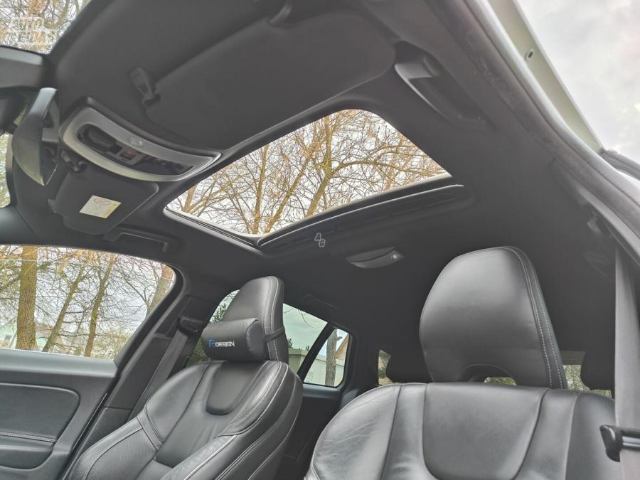 Balts Volvo V60 2015 Kauņa, ar dzinēja tilpumu 2.00 L un nobraukumu 292 tūkst. km par 6200 €, foto 9 vietnē AUTOMOTO.COM.LV