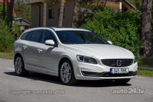 Balts Volvo V60 2015 Pērnava, ar dzinēja tilpumu 2.40 L un nobraukumu 293 tūkst. km par 9999 €, foto 4 vietnē AUTOMOTO.COM.LV