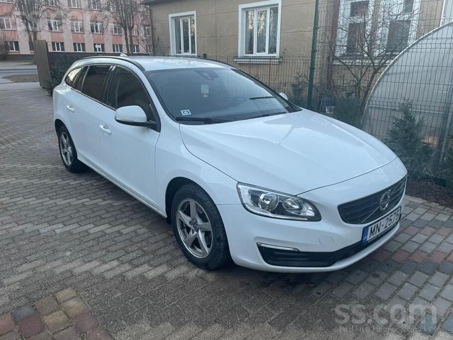 Белый Вольво B60 2015 в Лиепая, объемом двигателя 2.00 л и пробегом 192 тыс. км за 8700 €, фото 1 на AUTOMOTO.COM.LV