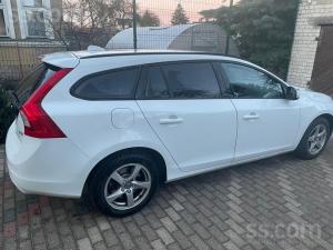Белый Вольво B60 2015 в Лиепая, объемом двигателя 2.00 л и пробегом 192 тыс. км за 8700 €, фото 4 на AUTOMOTO.COM.LV