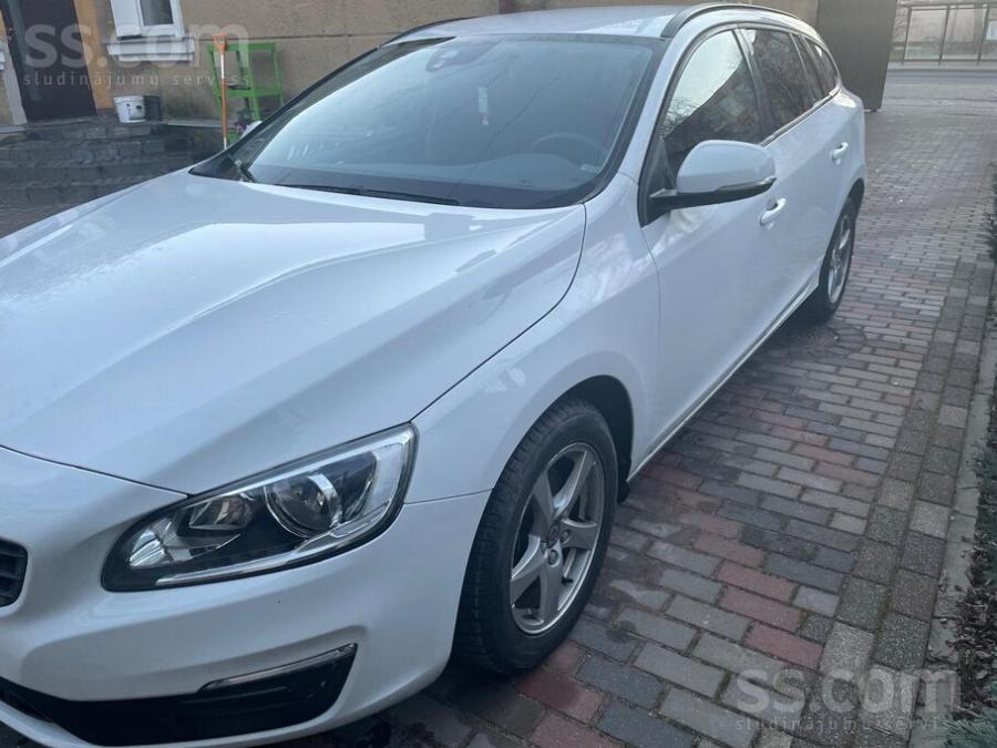 Белый Вольво B60 2015 в Лиепая, объемом двигателя 2.00 л и пробегом 192 тыс. км за 8700 €, фото 5 на AUTOMOTO.COM.LV