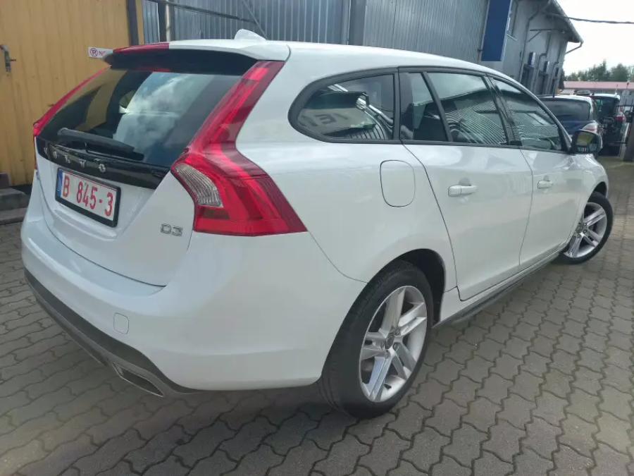 Белый Вольво B60 2015 в Рига, объемом двигателя 2.00 л и пробегом 260 тыс. км за 7590 €, фото 3 на AUTOMOTO.COM.LV