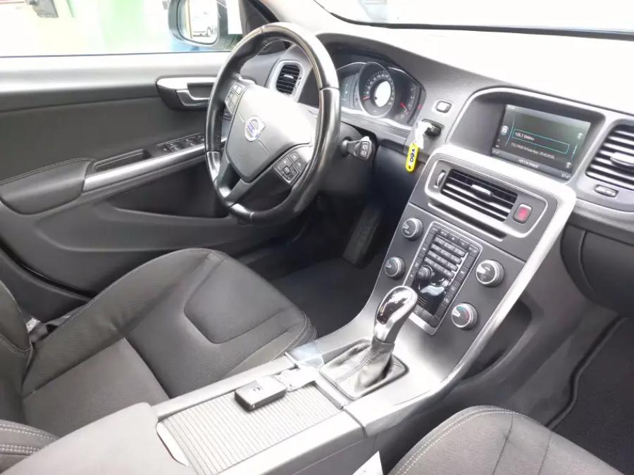 Белый Вольво B60 2015 в Рига, объемом двигателя 2.00 л и пробегом 260 тыс. км за 7590 €, фото 8 на AUTOMOTO.COM.LV