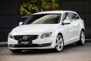 White Volvo V60 2015 in Jelgava, with an engine capacity of 2.40 L and mileage of 285 thousand km for 8900 €, photo  on AUTOMOTO.COM.LV