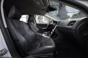 Белый Вольво B60 2015 в Елгава, объемом двигателя 2.40 л и пробегом 285 тыс. км за 8900 €, фото 15 на AUTOMOTO.COM.LV