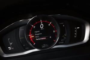 Белый Вольво B60 2015 в Елгава, объемом двигателя 2.40 л и пробегом 285 тыс. км за 8900 €, фото 24 на AUTOMOTO.COM.LV