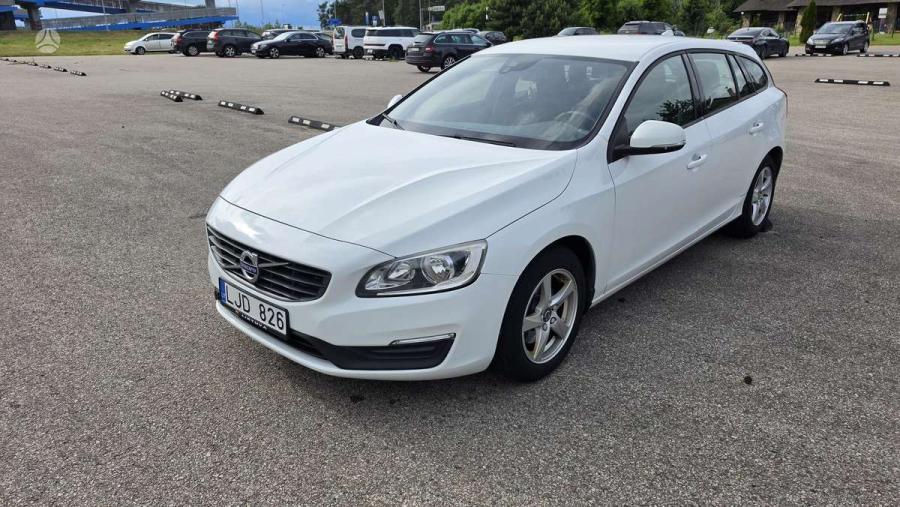 Белый Вольво B60 2015 в Вильнюс, объемом двигателя 1.98 л и пробегом 253 тыс. км за 7200 €, фото 10 на AUTOMOTO.COM.LV