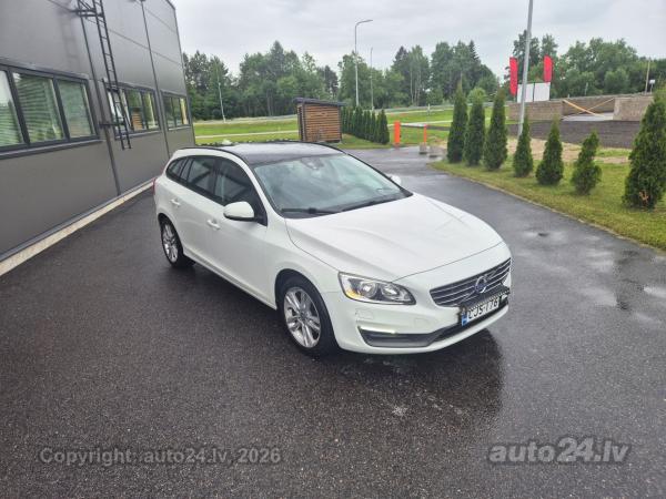 Белый Вольво B60 2015 в Пярну, объемом двигателя 1.60 л и пробегом 420 тыс. км за 4999 €, фото 3 на AUTOMOTO.COM.LV