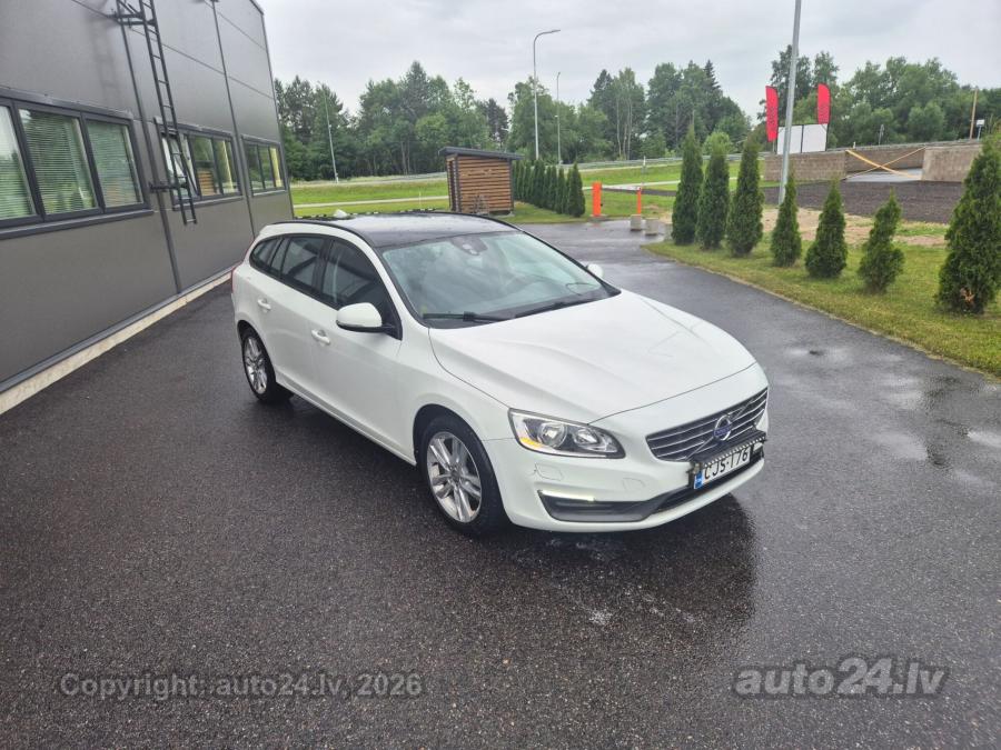 Белый Вольво B60 2015 в Пярну, объемом двигателя 1.60 л и пробегом 420 тыс. км за 4999 €, фото 4 на AUTOMOTO.COM.LV